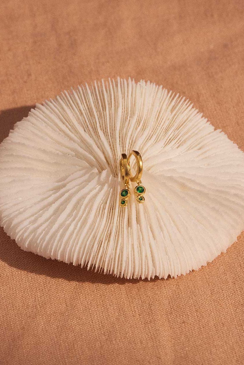 KIRSTIN ASH IL MARE DROPLET HOOPS - 18K GOLD VERMEIL – Pretty Rad Store